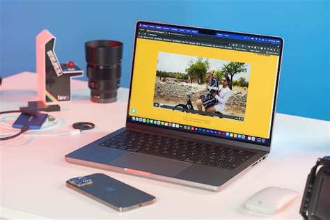 Card Slider Html Css Javascript Codingnepal