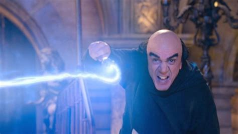 Piktąjį Burtininką įkūnijęs H Azaria Sūnui Filmą „smurfai 2“ Leis