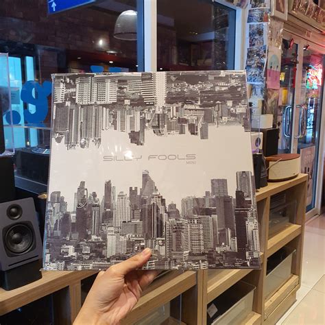 Nong Silly Fools อัลบั้ม Mini เป็นอีกชุดที่เราจะได้เห็นพี่เบนร้องภาษา