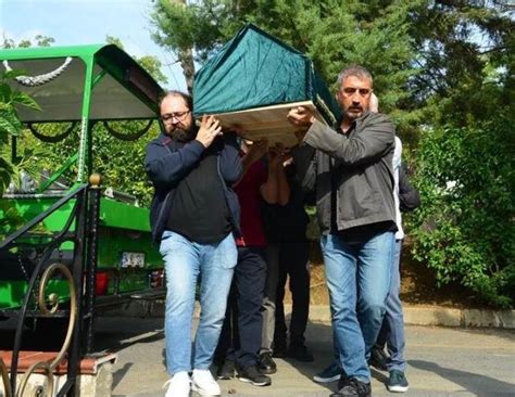 Cem Davranın Annesi Son Yolculuğuna Uğurlandı Magazin Haberleri