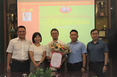 Chi bộ Công ty Cổ phần Phân bón và Hóa chất Dầu khí miền Bắc long trọng tổ chức Lễ kết nạp đảng