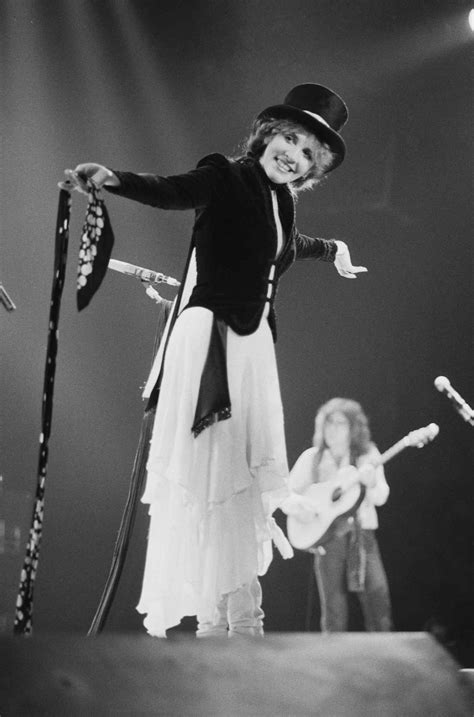 Stevie Nicks Outfits Embrace 70s Boho Style Inspired By Stevie Nicks