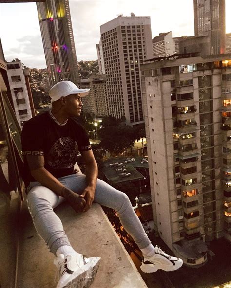 Jaw Dropping Feats Fearless Daredevil Goes Viral With Gravity Defying