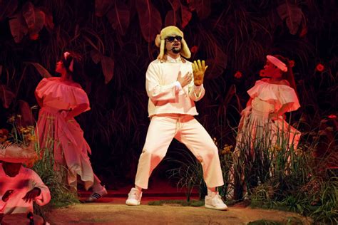 De Cara Al Fin De Su Residencia En La Isla Fanáticos Y Turistas Elogian A Bad Bunny Puerto