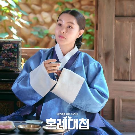 Rowoon Sits Face To Face With Park Ji Young For Secret Conversation In