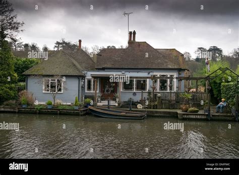 Historic Home Of Richard Dimbleby 1913 1965 Former Bbc Broadcaster