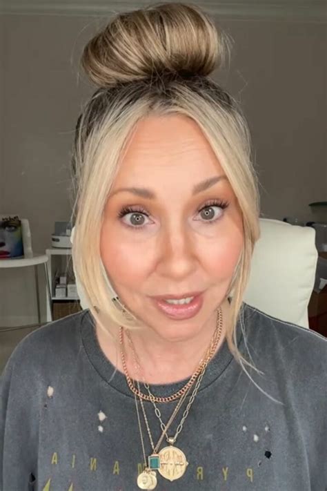 The Best Hairstyles For Older Women 50 Over Heartafact