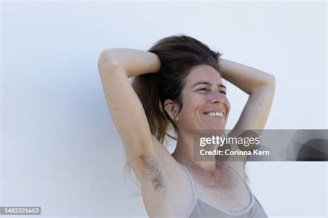 871 Stock Fotos Und Hochauflösende Bilder Zu Hairy Body Woman Getty
