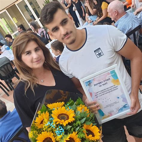 אורט חולון תומר נגר יב4 מצטיין שבט הצופים שיקמה מקבל Facebook