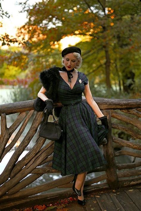Eleganz der 50er Jahre... | Vintage glamour fashion, Glamour fashion ...