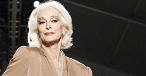 백발과 주름 할머니 모델이 뜨는 이유