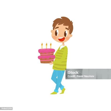 흰색 바탕에 생일 케이크 만화 벡터 일러스트 레이 션을 들고 귀여운 소년 귀여운에 대한 스톡 벡터 아트 및 기타 이미지