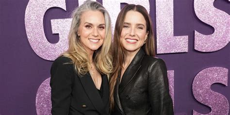Hilarie Burton And Sophia Bush Rep Peyton And Brookes Oth Style