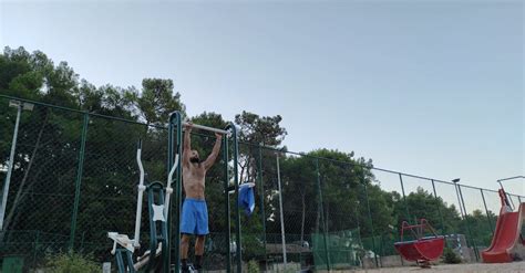 Pull Ups Workout Free Stock Video Footage Royalty Free 4k And Hd Video Clip
