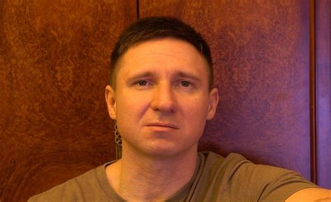 Michael Raduga Rüyalarını Kontrol Edebilmek İçin Kafatasını Delen Adam