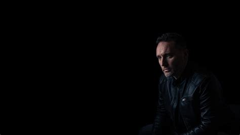 Behind The Music Gavin Fox