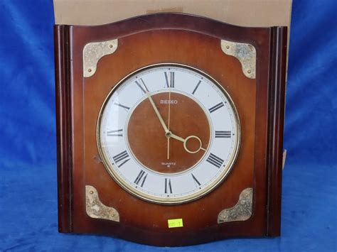 Lot Seiko Quartz Wall Clock