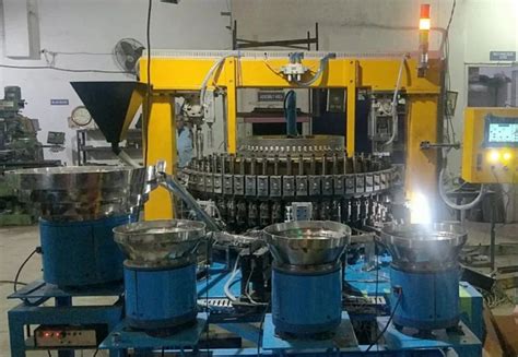 Industrial Metal Lamp Base Moulding And Assembly Machine Good Finish At