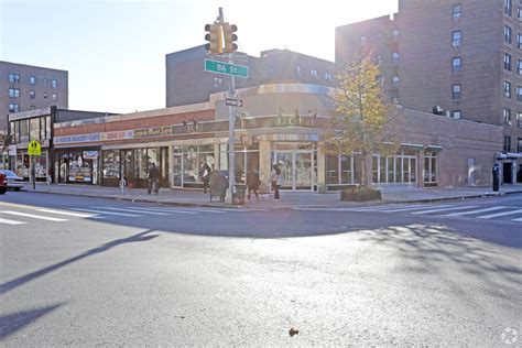 86 02 86 20 37th Ave Jackson Heights Ny 11372 Loopnet
