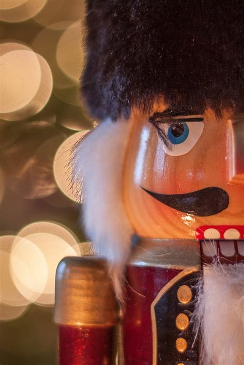 Nutcracker Doll That Cracks Nuts At Amelia Rojas Blog