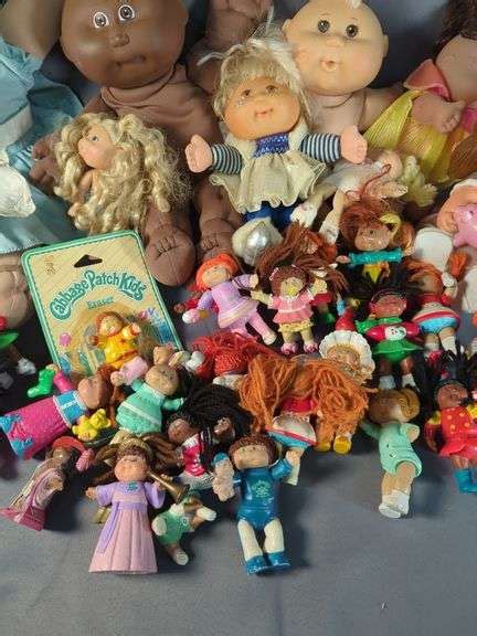 Cabbage Patch Dolls Various Sizes Qty 7 Plastic Cabbage Patch Coin