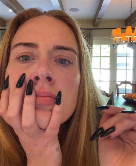 Pin Su Delly Adele Senza Trucco Trucco
