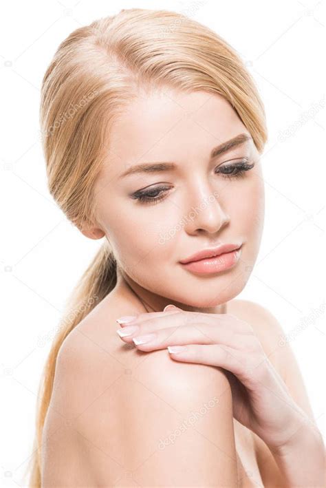Pensoso Donna Nuda Toccare Spalla Guardando Verso Basso Isolato Bianco Foto Stock Foto