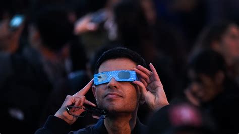 Eclipse Passes Over Toronto On Monday Afternoon Cbc News