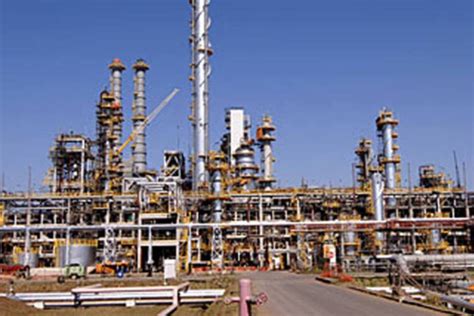 Refap Cresce 34 Em 2010 Exame