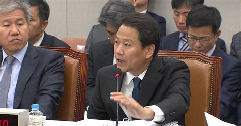 임종석 대통령에 조국 수석 경질 요청할 생각없다