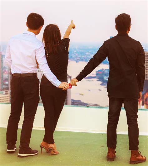 Best 13 8 Signs Of A Bisexual Husband Wife And Ways To Support Them