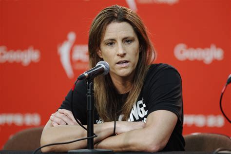 Stephanie White Wins Coach Of The Year With ‘overachieving Sun Just Womens Sports