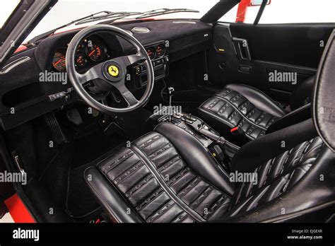 Ferrari 288 Gto Interior Fotos Und Bildmaterial In Hoher Auflösung
