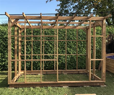 Guide Comment Construire Une Serre De Jardin En Bois Rona