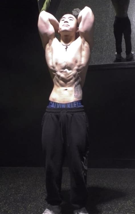 Heath Dickens Alien Abs Rphysique