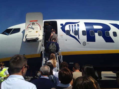 Ryanair Introduces £500 ‘disruptive Passenger Fine For Certain Behaviour