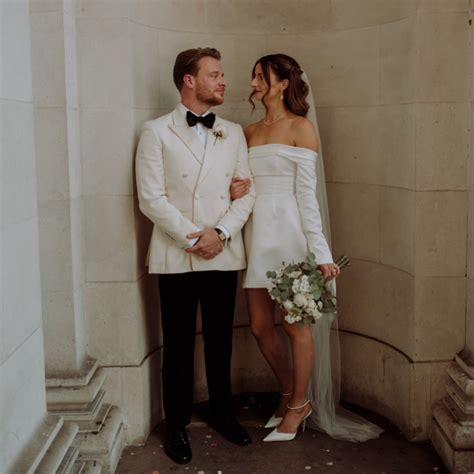 Real Bride Kirsty Lace And Favour