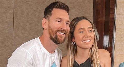 Quem é A Jornalista Que Seria A Pivô Da Crise No Casamento De Messi Fotos R7 Fora De Jogo