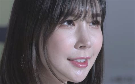 【2023首尔移动车展0401】美女模特车模崔贤智 Bilibilib站无水印视频解析——yiuios易柚斯