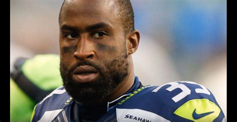 Photo Brandon Browner Aux Couleurs De Léquipe De Football Américain