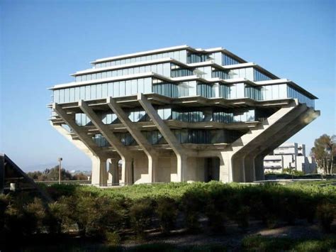35 Weirdly Fantastic Buildings Around The World That People Cant Stop