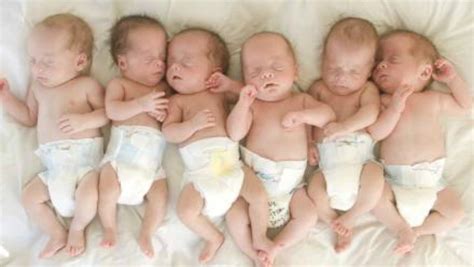 Au Devenit Părinți De Sextupleți După 17 Ani în Care Au încercat Să