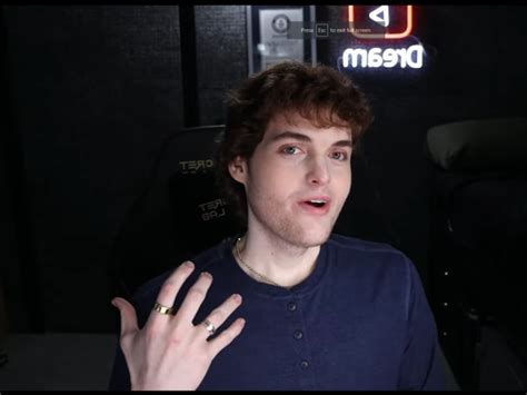 Put The Mask Back On Mixed Reactions To Popular Minecraft Youtuber Dreams Face Reveal Cna