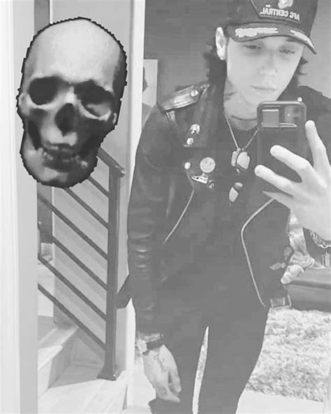 Pin By Tk Blackheart On Andy Biersack Halloween Face Makeup