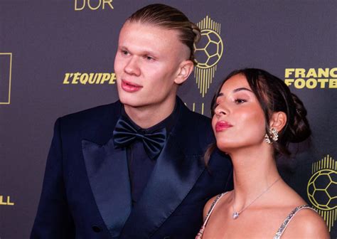 Erling Haalands Flickvän Har Tröttnat Han Kollar För Mycket Fotboll
