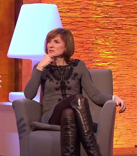 Fiona Bruce Hot