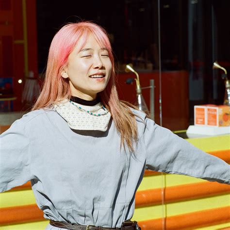 마임이스트 감사하게도 오늘도 아침이 왔습니다 새벽에 일어나 기지개로 하루를 열고 따뜻한 물도 마시고 커피도 마시고 책도