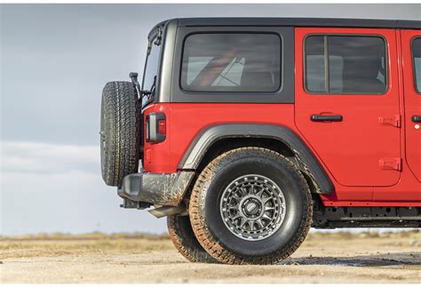 2025 Jeep Wrangler Kmc Crux Gun Metal Wheel Pros