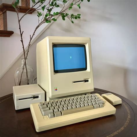 Celebración Del 40 Aniversario De La Revolucionaria Macintosh 128k De