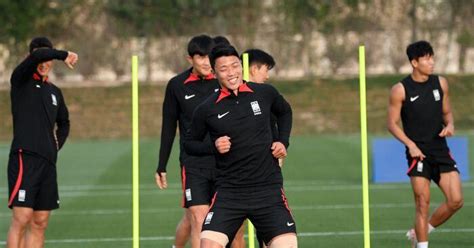 포토 황희찬 미소 가득